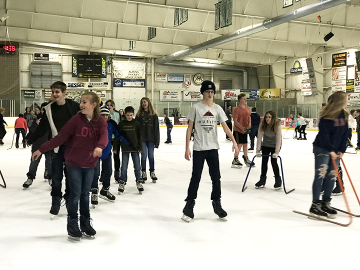 Pizza and skating for band kids | News, Sports, Jobs - The Alpena News